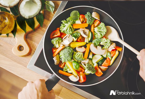 How to Cook Using MCT Oil (The Right Way)